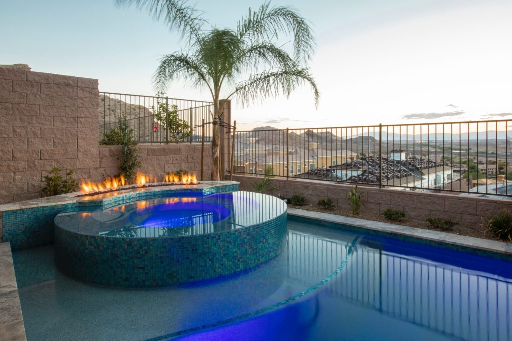 Ideas for a Hot Tub Swimming Pool Combination