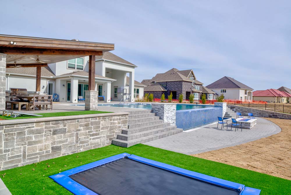 Custom Accessories | California Pools