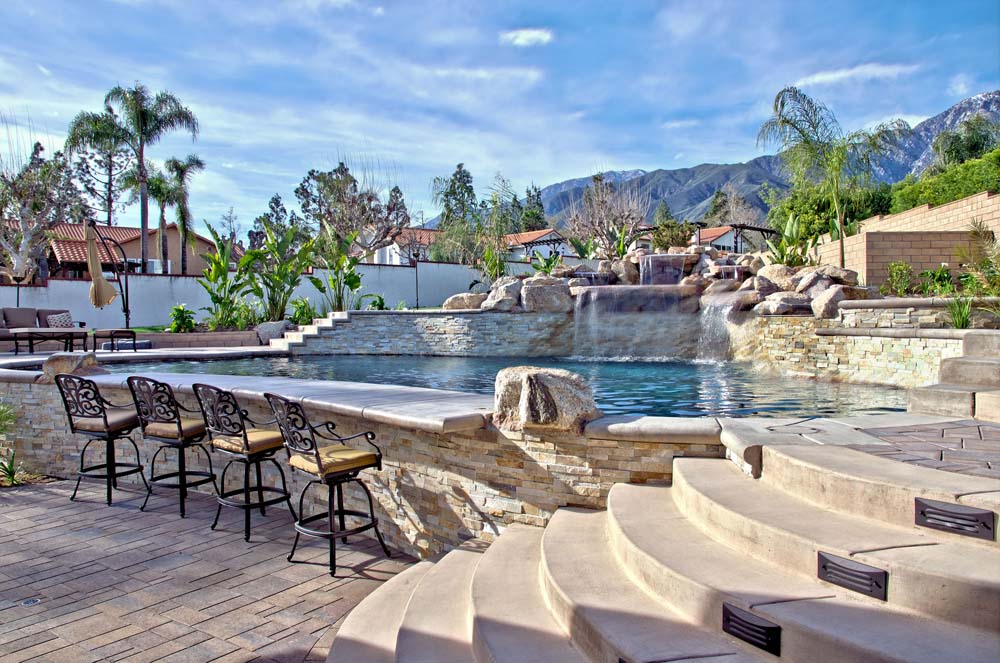 Outdoor Living | California Pools